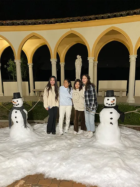 Holiday cheer at the Mount - MSMU